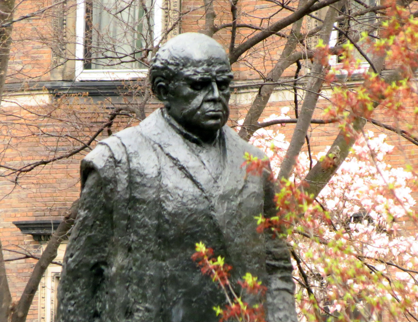 Sarmiento statue | Prisionero en Argentina